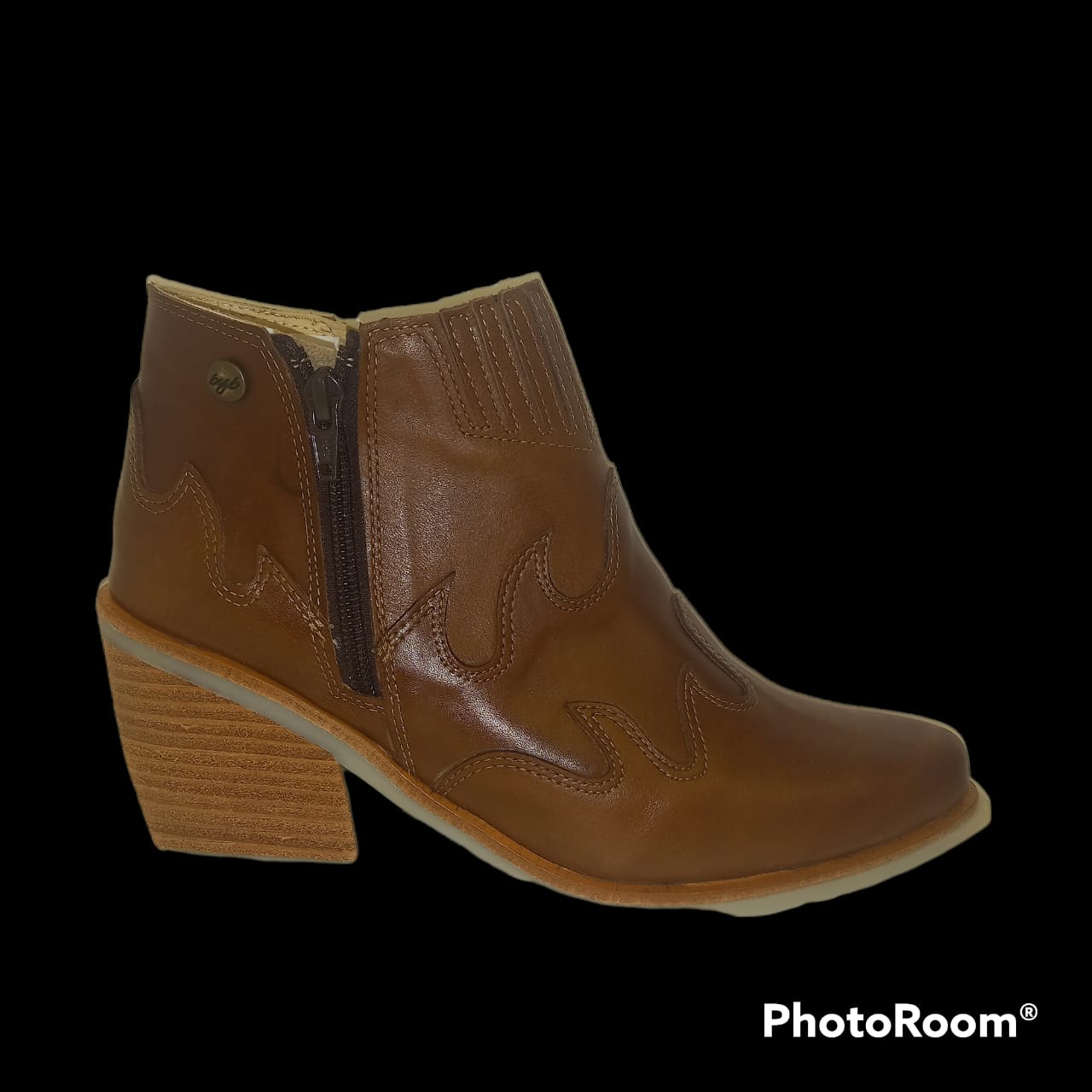 Bota marca BYB modelo 750.- – Samper Calzados